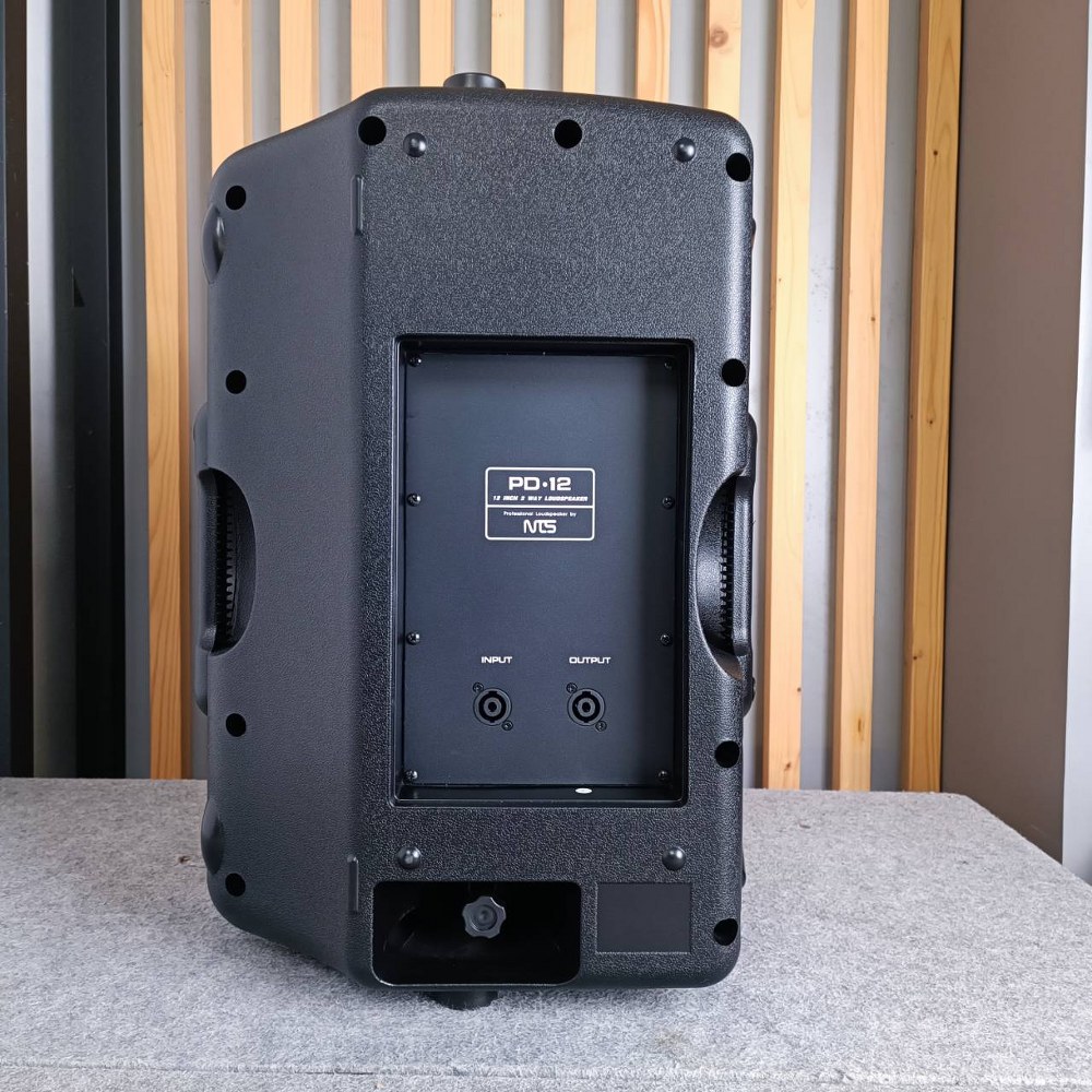 ใบละ NTS PD-12 ตู้ลำโพง12นิ้ว ตู้ลำโพง 12 นิ้ว 2 ทาง มีแป้นสำหรับสวมขาตั้ง และ สามารถวางทรง ...
