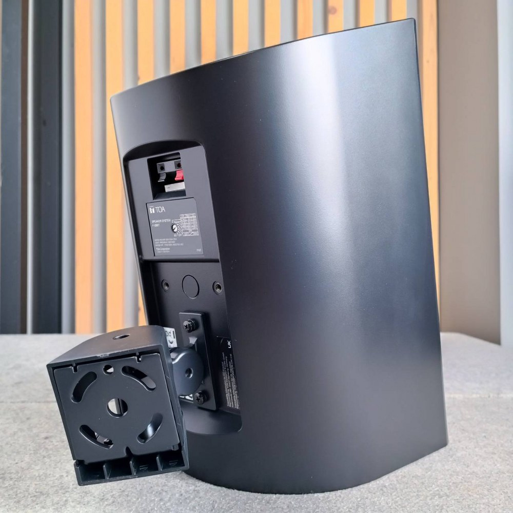 TOA F-08BT ตู้ลำโพงแขวน สีดำ พร้อมขาแขวน ลำโพงติดผนัง ขนาด 8 นิ้ว รองรับกำลังขับ 180 วัตต์ 8 ...