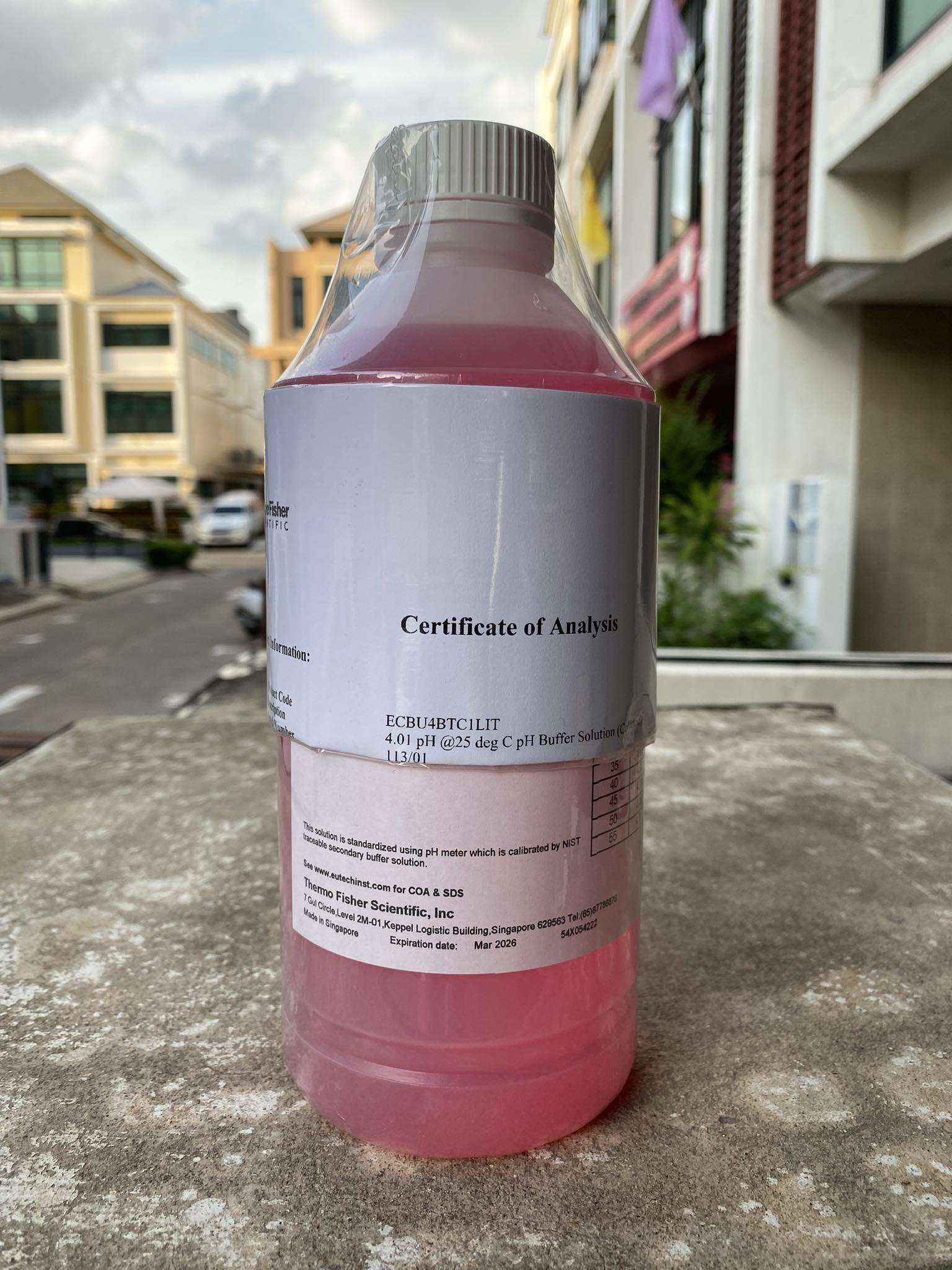 pH Buffer solution (1 ลิตร/ขวด) ยี่ห้อ Eutech, Singapore - แล็ป วัลเล ...