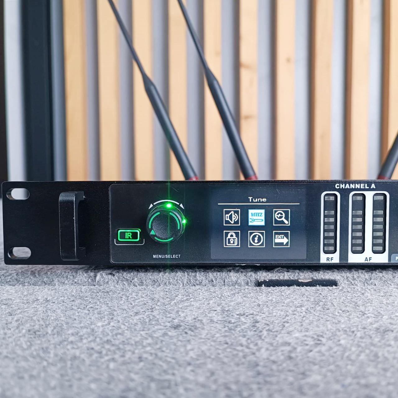 NTS UD-900 ไมค์ลอยคู่ true diversity แท้ ไมค์ลอยปรับความถี่ ไมโครโฟนไร้สาย เอ็นทีเอส UD 900 ...