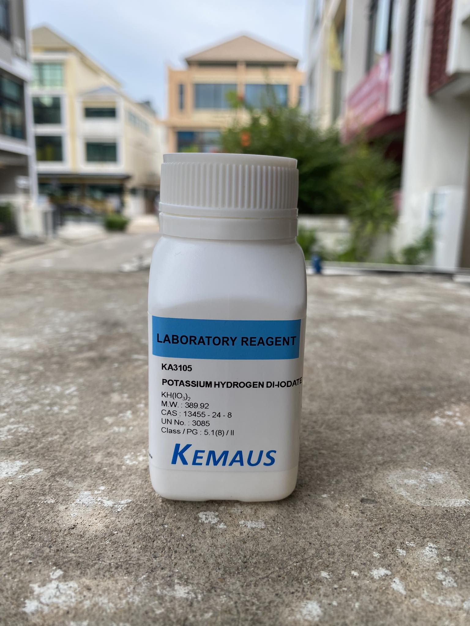 Potassium hydrogen di-iodate 99% Lab.grade (100 กรัม/ขวด) ยี่ห้อ KemAus, Australia - แล็ป วัลเล ...