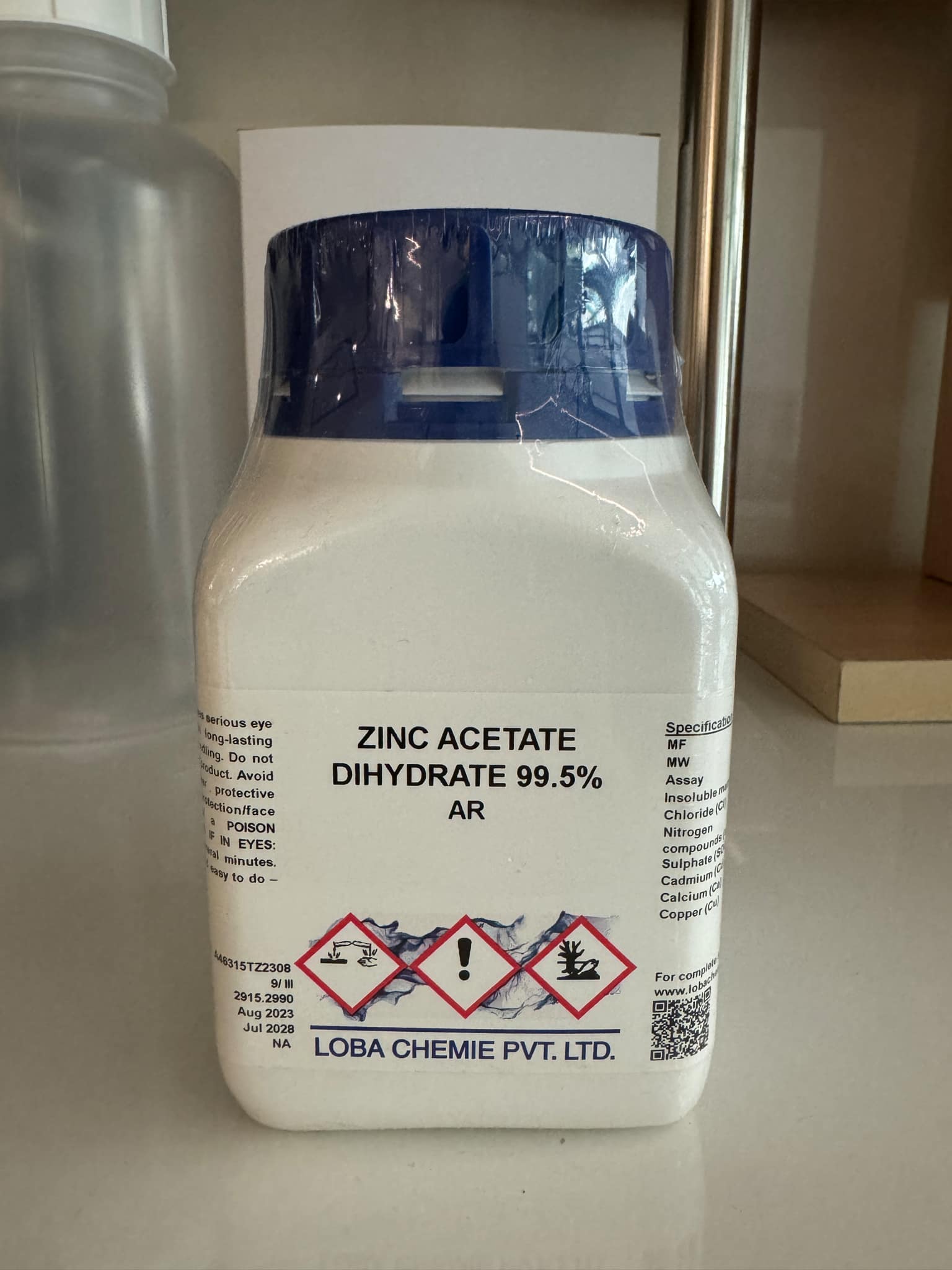 Zinc acetate dihydrate 99.5% AR.grade (500 กรัม/ขวด) ยี่ห้อ Loba, india - แล็ป วัลเล่ย์ | สาร ...